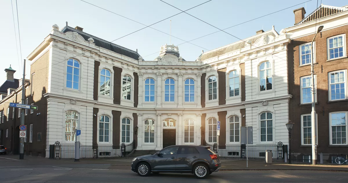 Afwijzing van verzoek om toepassing van ambtshalve bevoegdheid is een ...