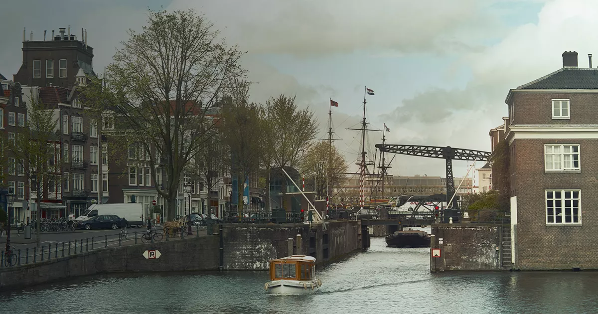 Stibbe advises educational institution